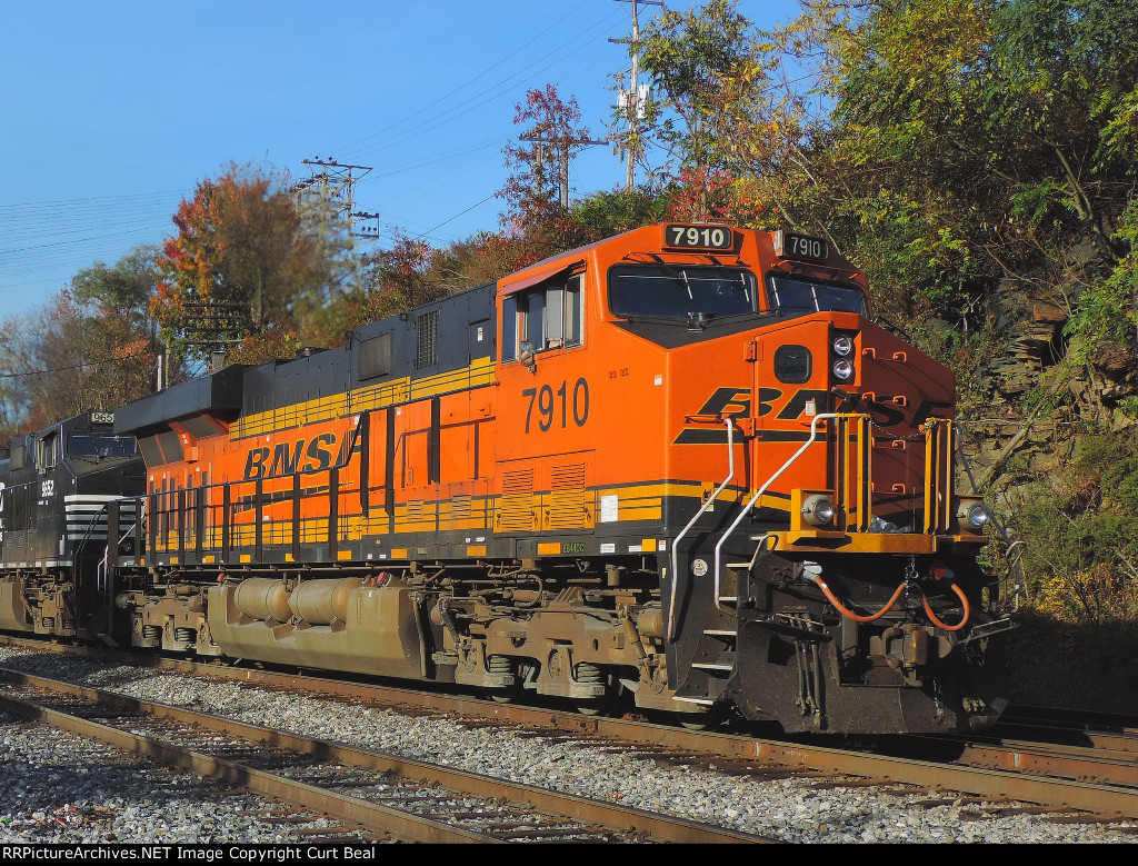 BNSF 7910